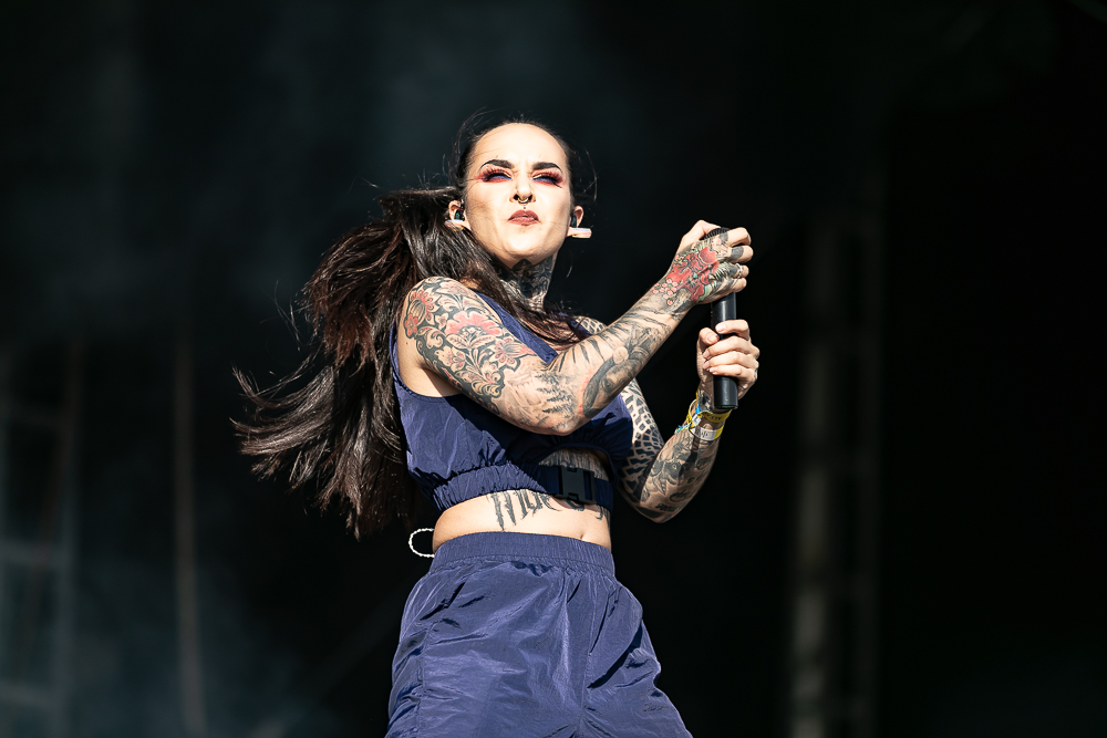 Jinjer-Frontfrau Tatiana Shmayluk feiert sieben Monate ohne Alkohol | The Last Chapter